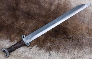 6 Key Differences Between Dagger Vs. Short Sword- Which Is The Best ...
